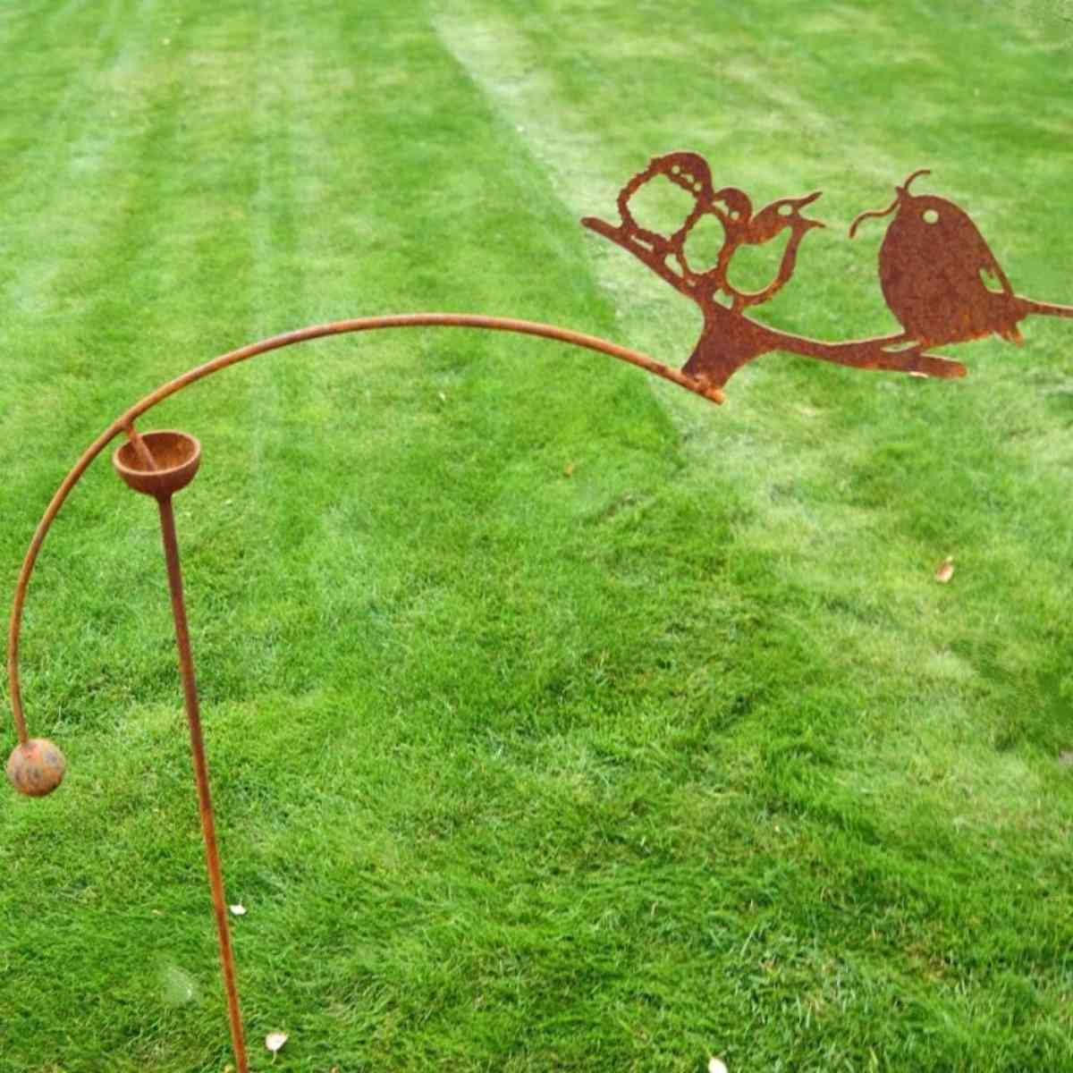 Wind rockers: Birds feeding spinning wind rocker