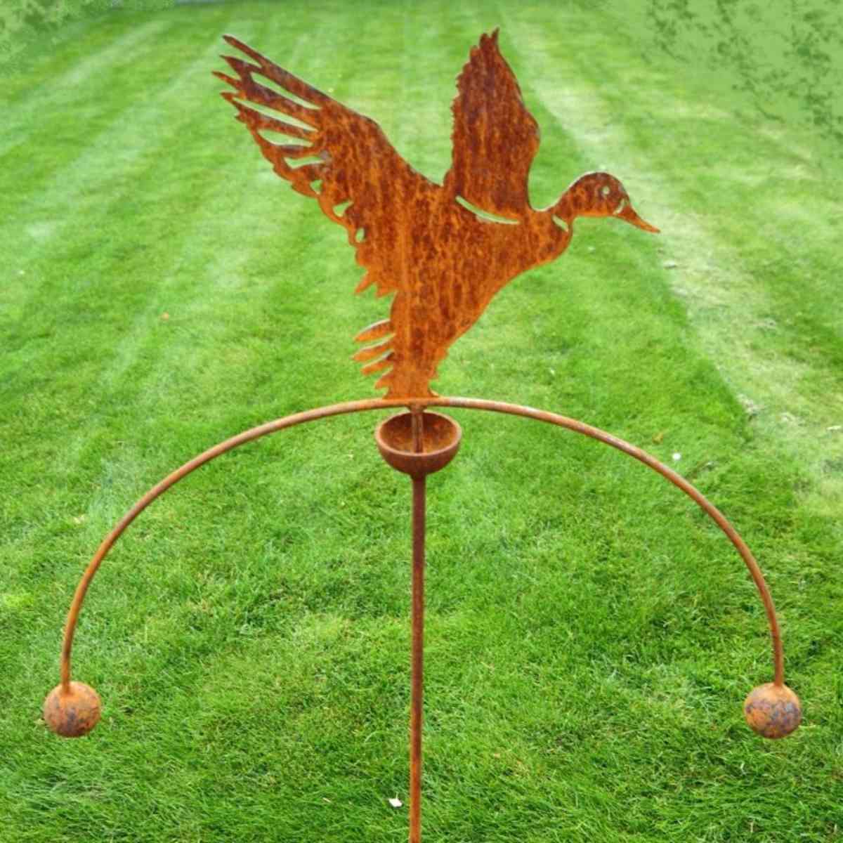 Wind rockers: Flying duck spinning wind rocker